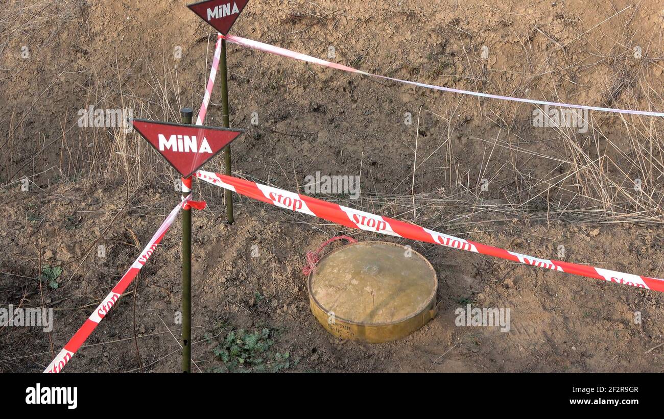 Mine antichar horizontale Banque de photographies et d’images à haute ...