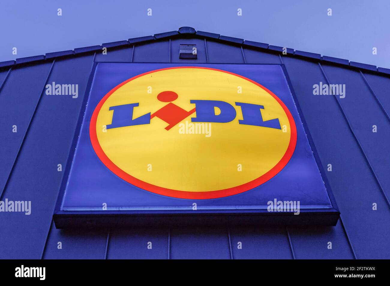 Lidl supermarkt zeichen logo Banque de photographies et d’images à ...