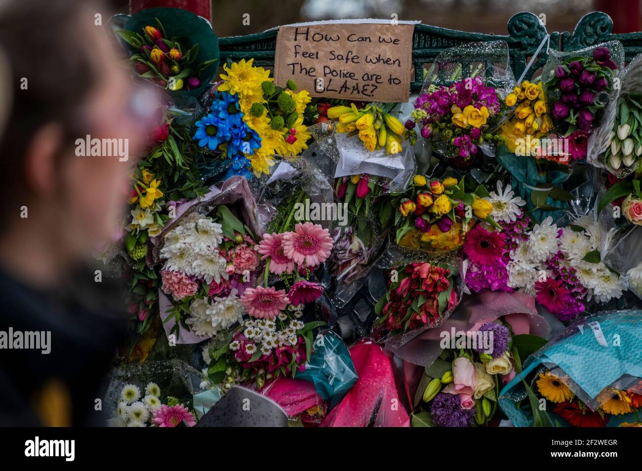Londres, Royaume-Uni. 13 mars 2021. Les gens continuent de laisser des ...