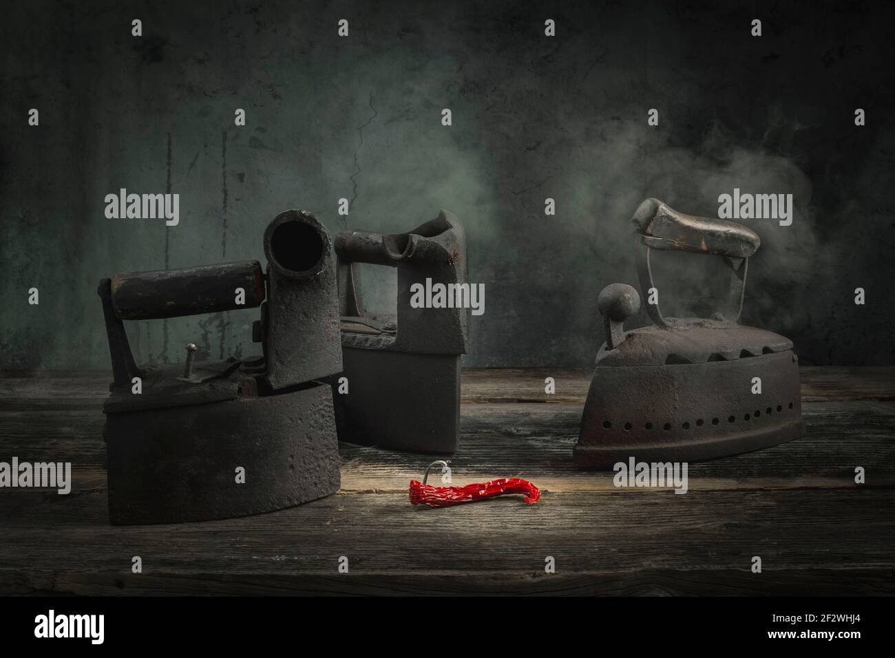 Vieux fer à repasser rouillé Banque de photographies et d’images à ...