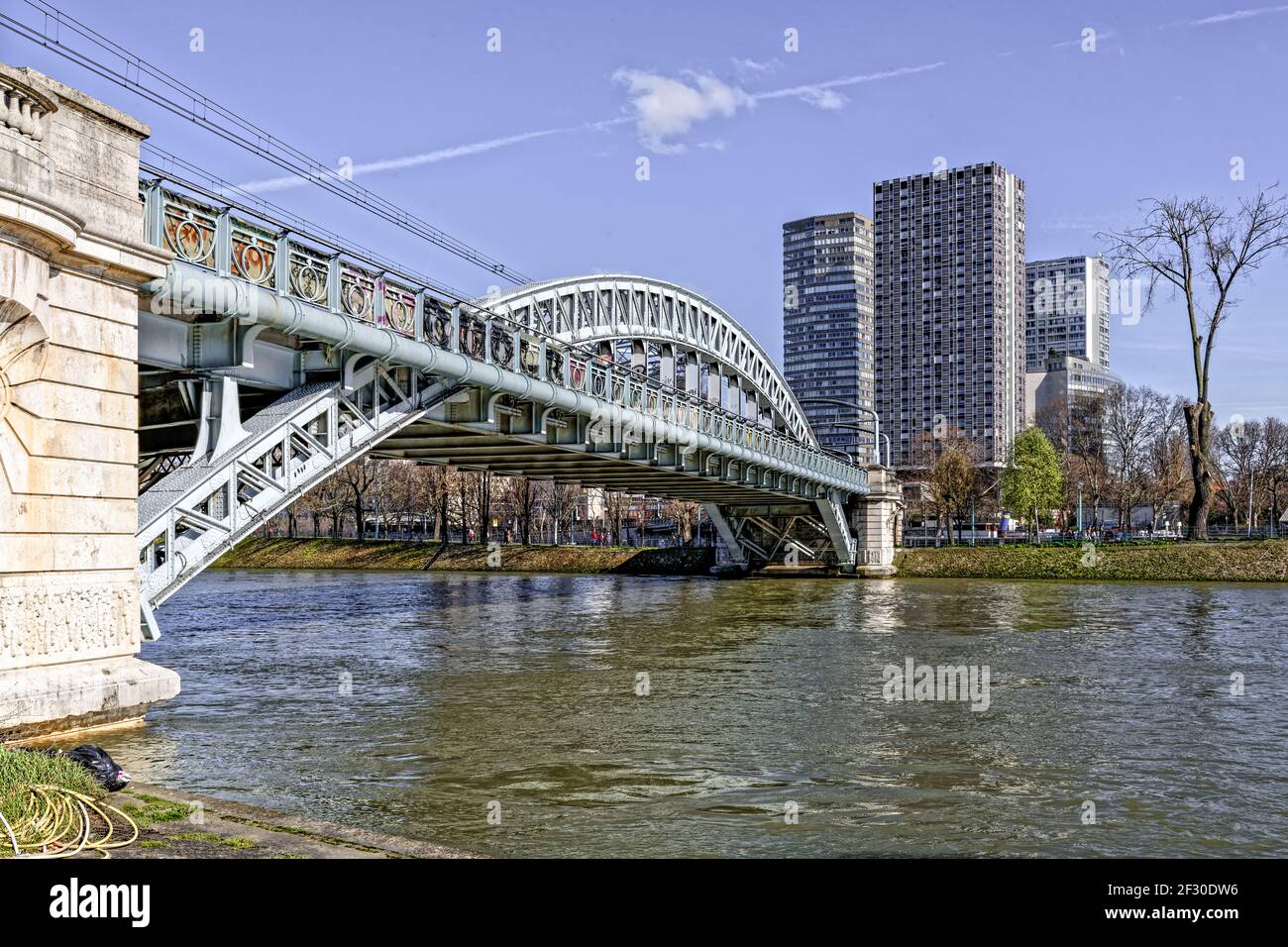 Pont rouelle Banque de photographies et d’images à haute résolution - Alamy
