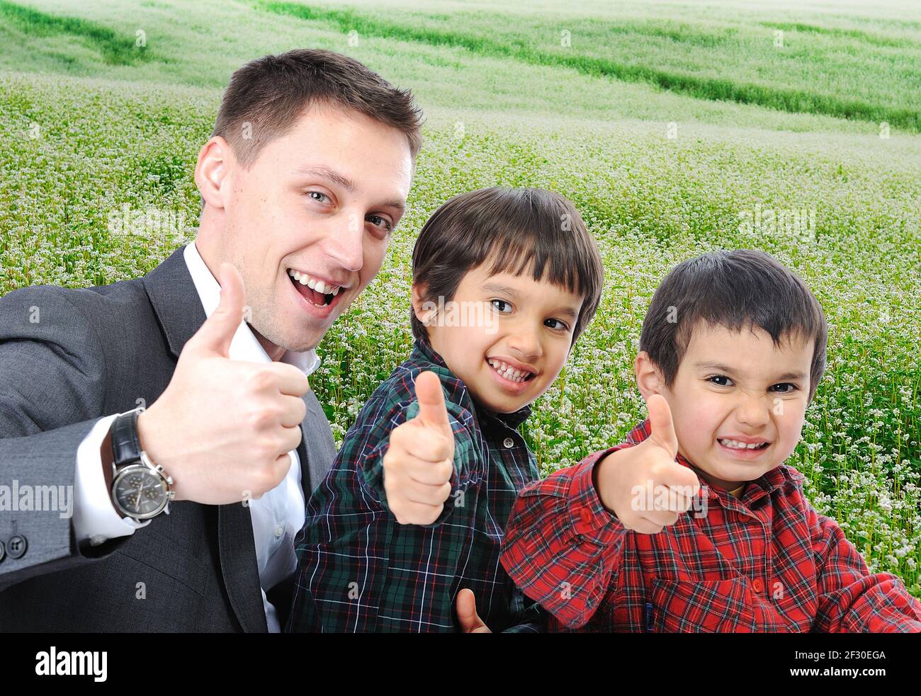 Jeunes fils montants Banque de photographies et d’images à haute ...