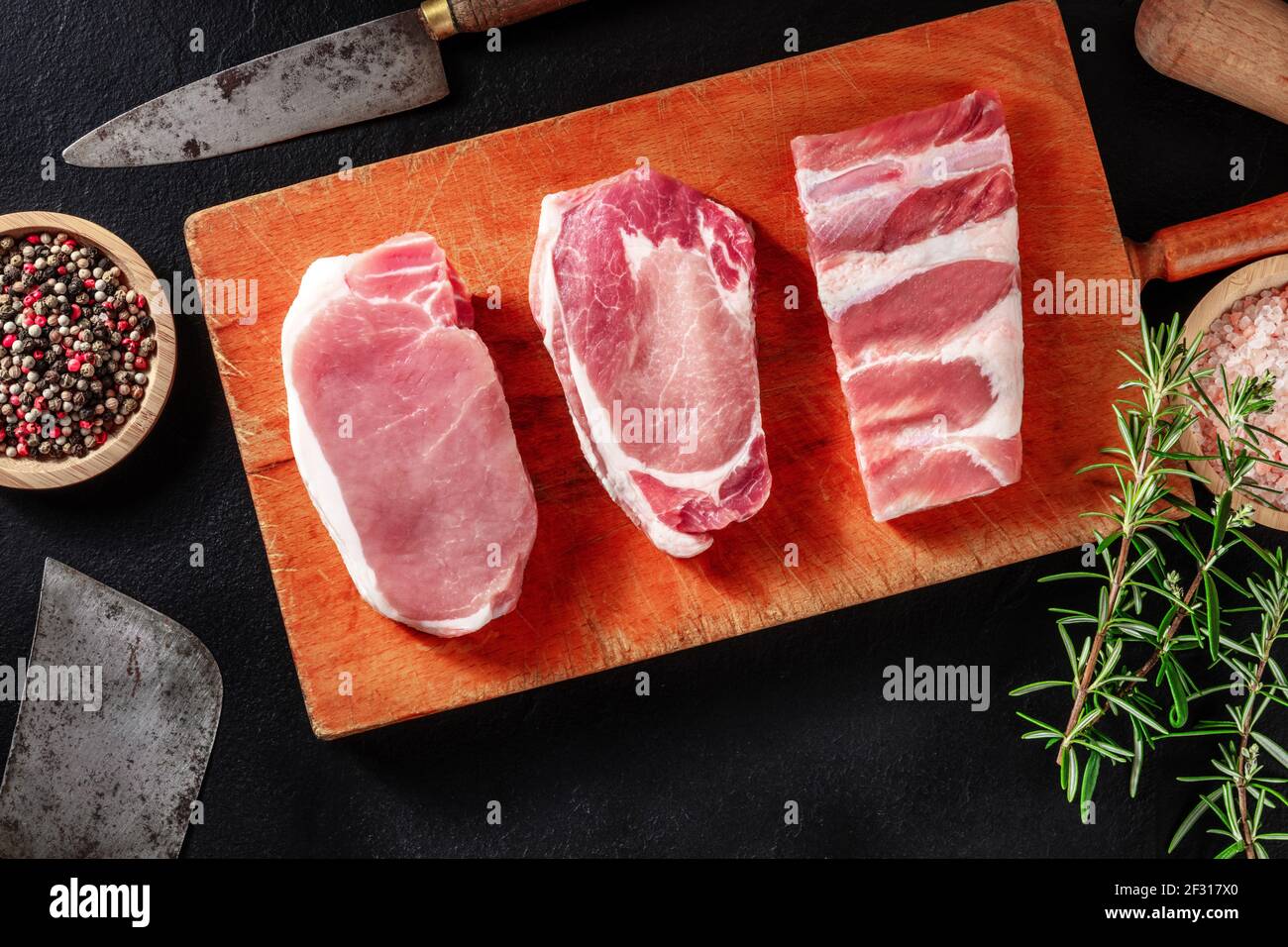 Viande de porc, différents types de coupes, tiré d'en haut Photo Stock ...