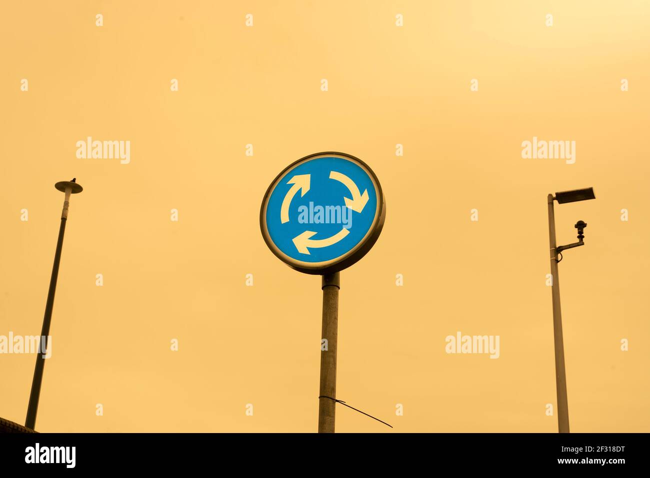 Panneau De Signalisation Rond Point Banque d'image et photos - Alamy