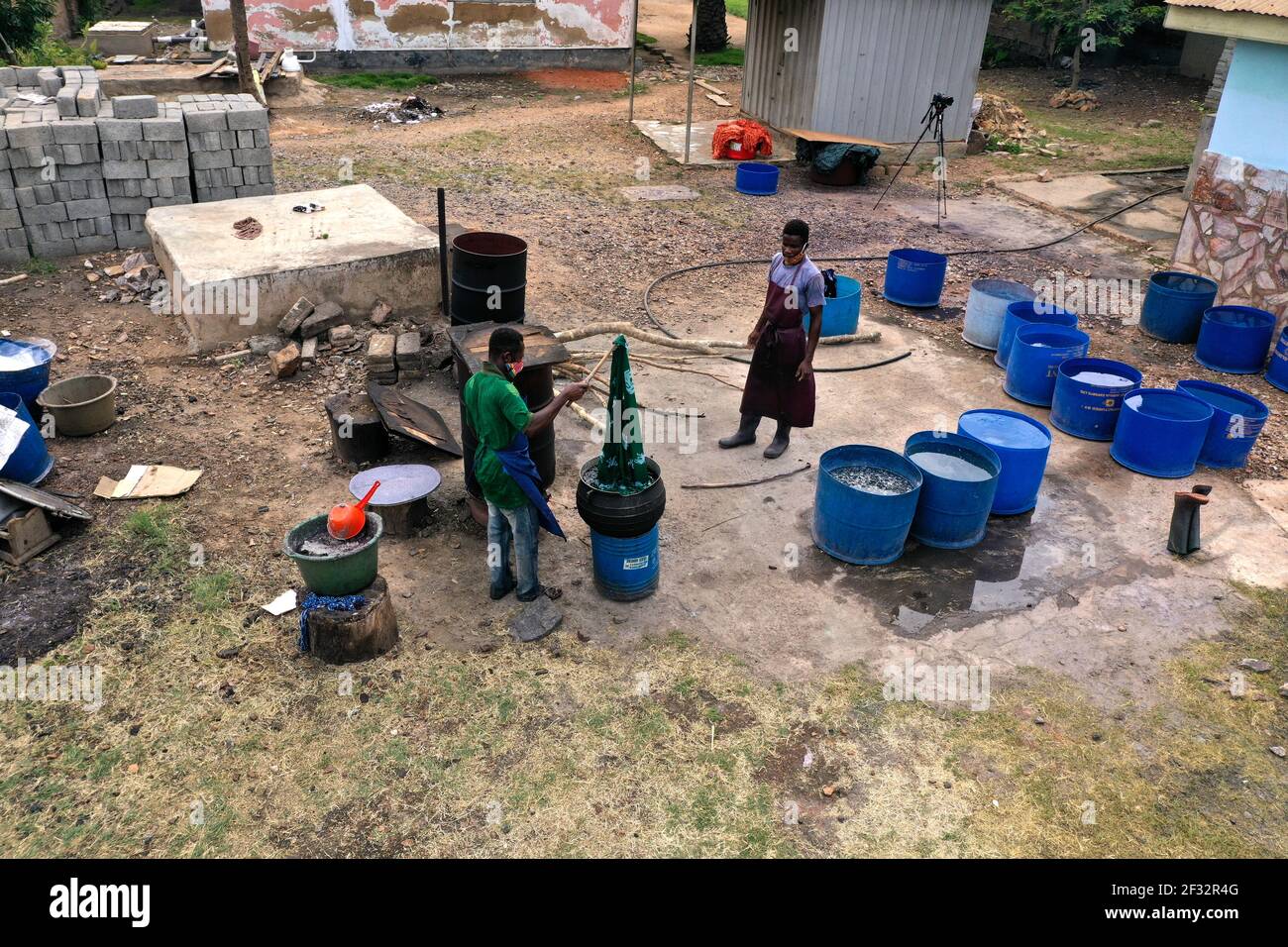 Matériel estampé de cire de batik Accra Ghana. La famille ghanéenne ...