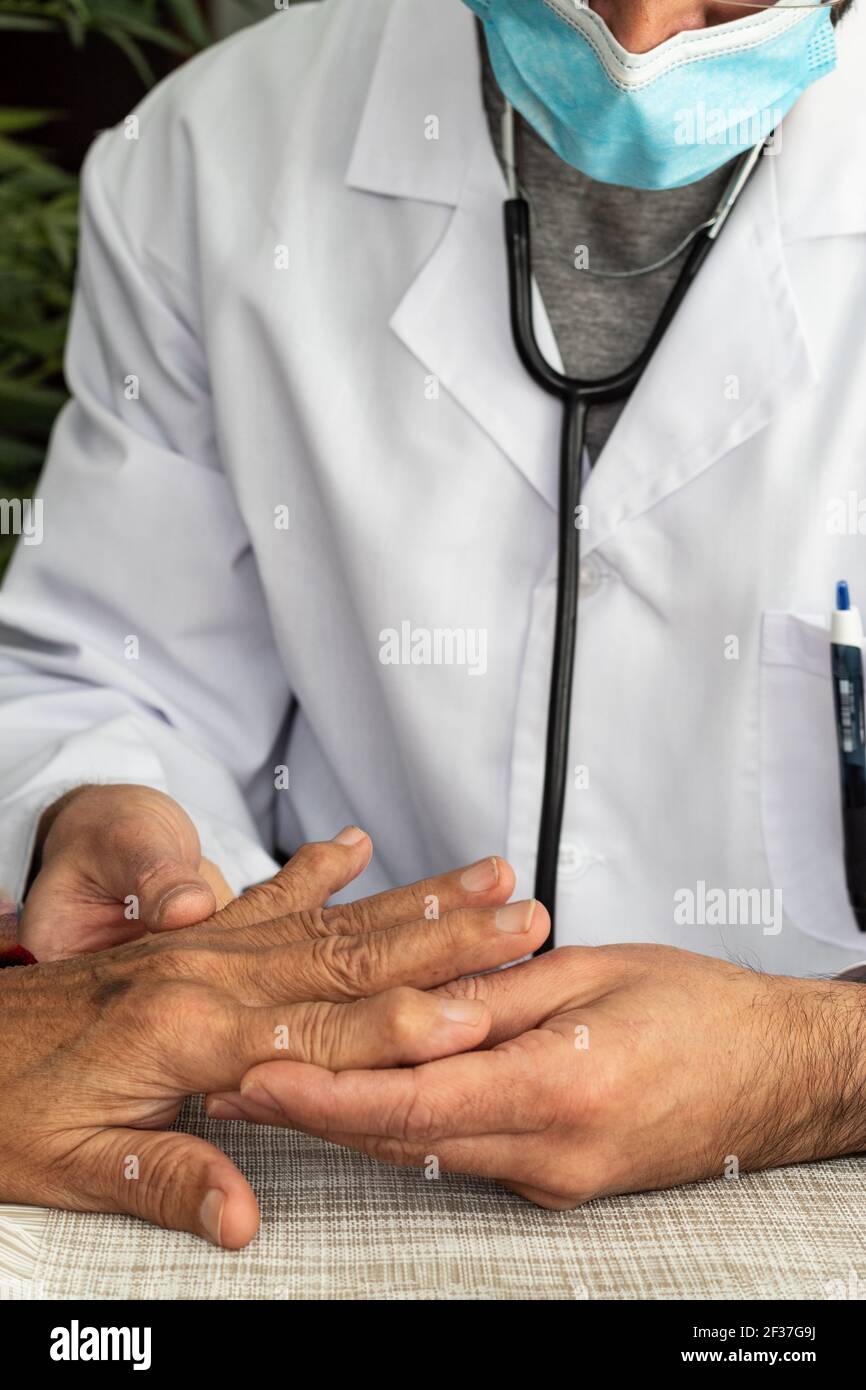 Arthrose De La Main Banque d'image et photos - Alamy