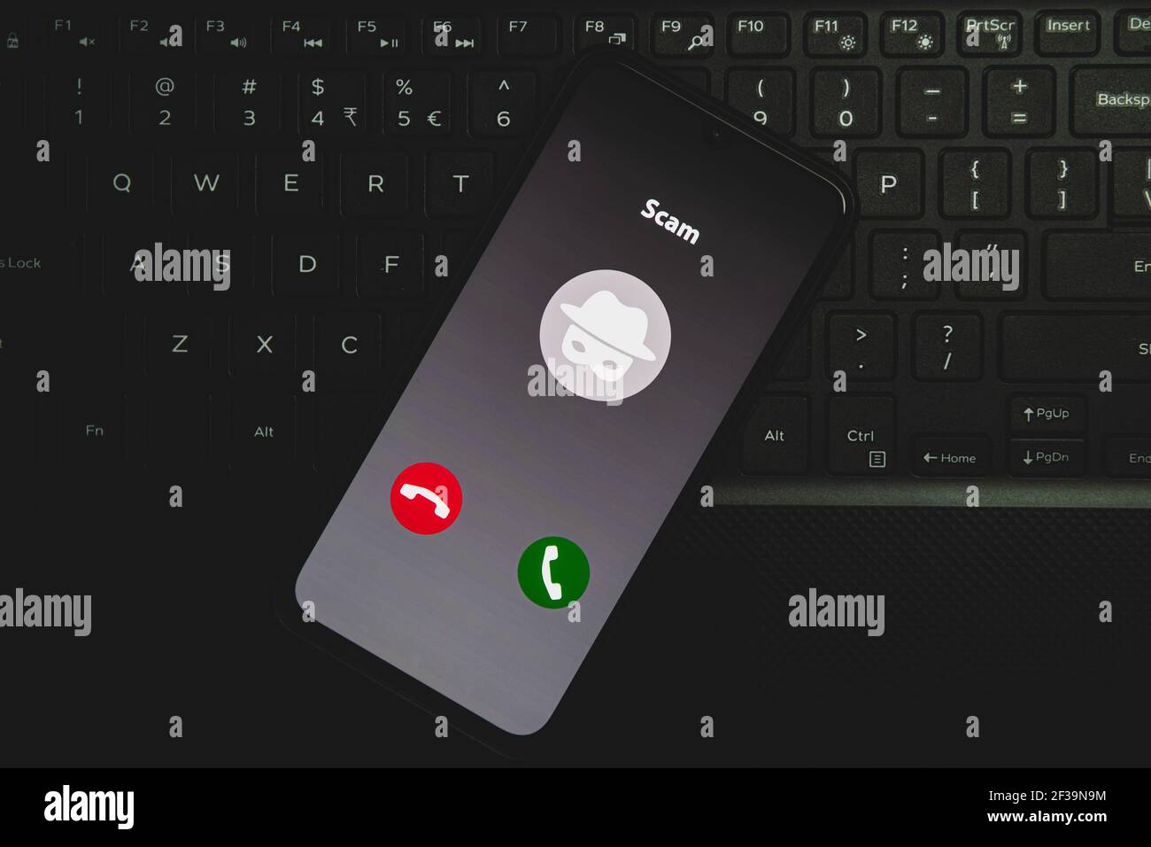 Escroquerie en ligne Banque de photographies et d’images à haute résolution - Alamy