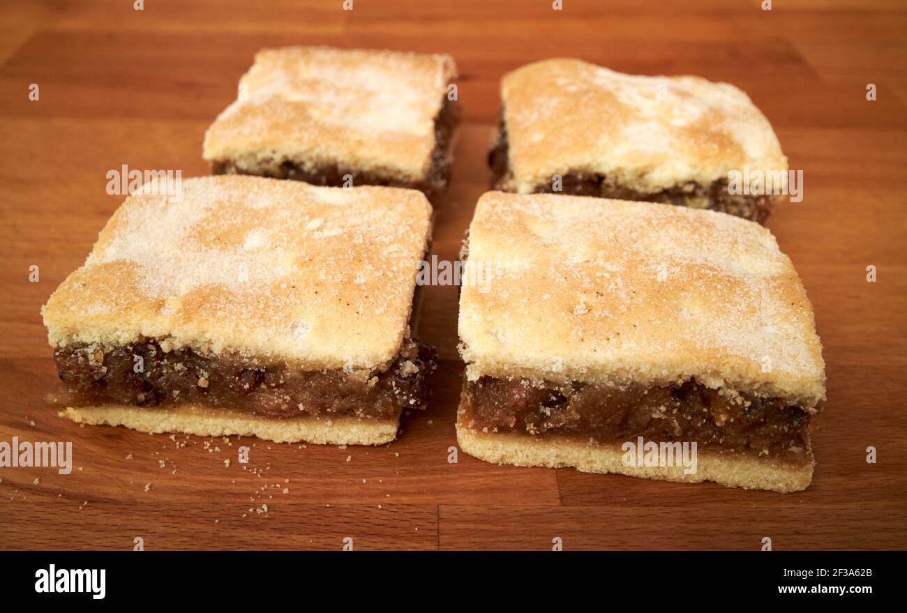 carrés de cassis nord irlandais traditionnel gâteau sucré connu ...
