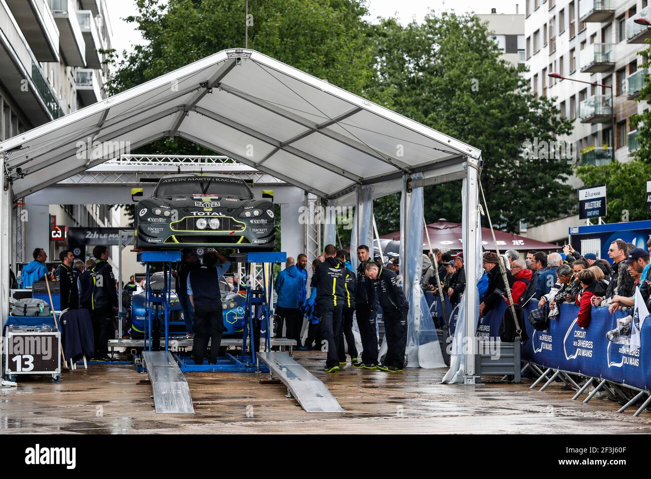 98 DALLA LANA Paul (CAN), LAMY Pedro (prt), LAUDA Mathias (aut), Aston ...