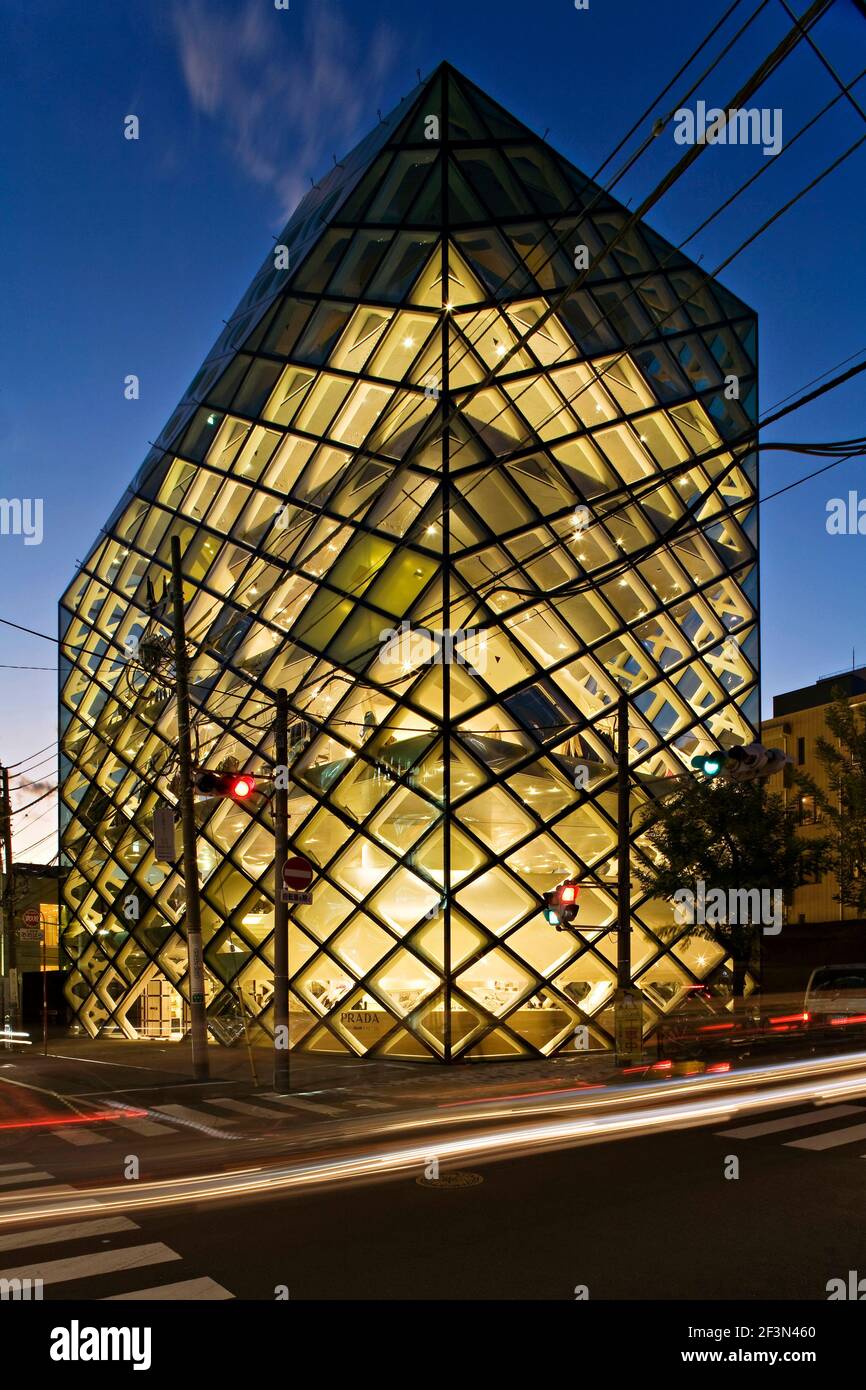 Prada tokyo Banque de photographies et d’images à haute résolution - Alamy