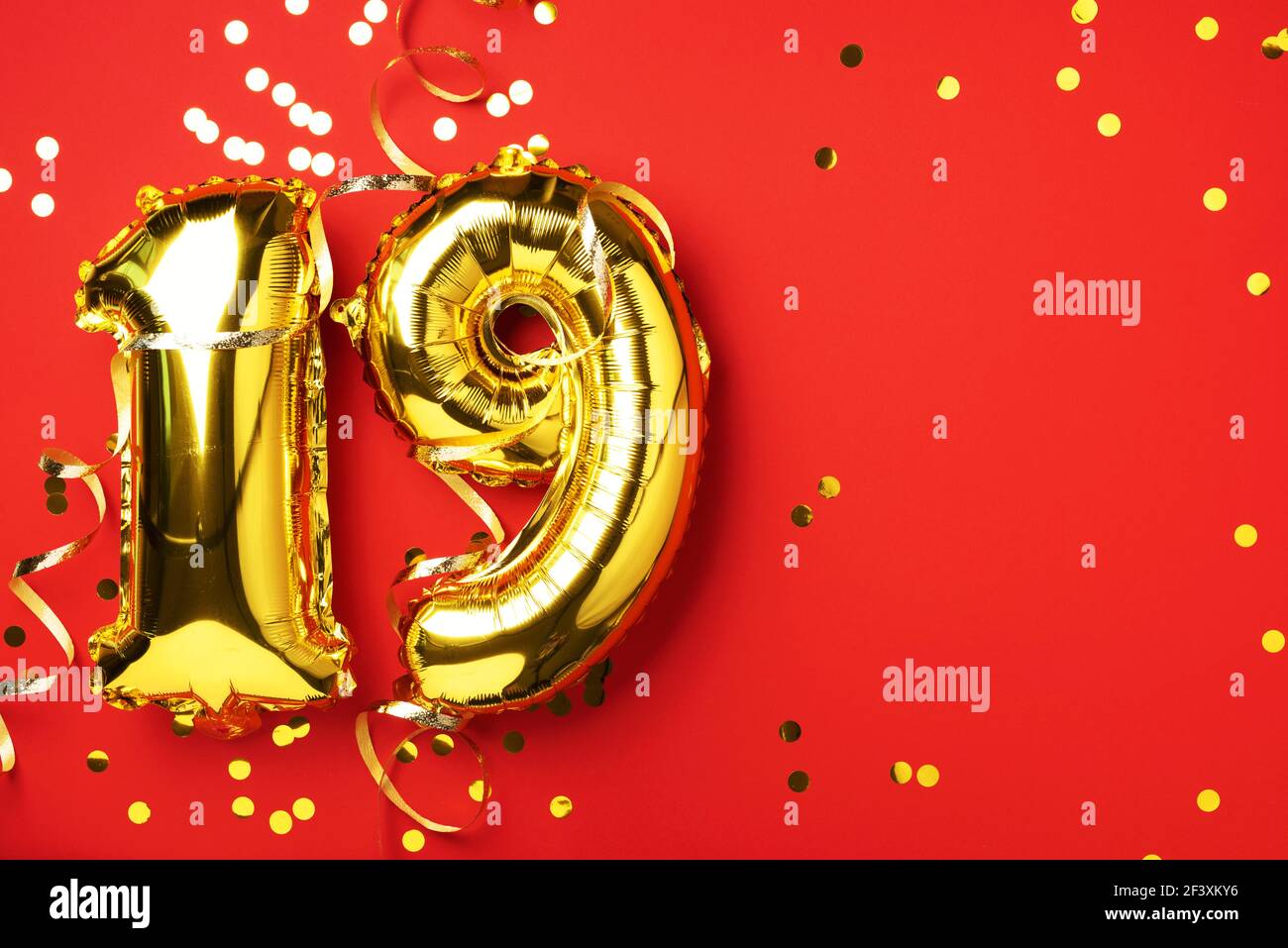 Gold 19 balloons store