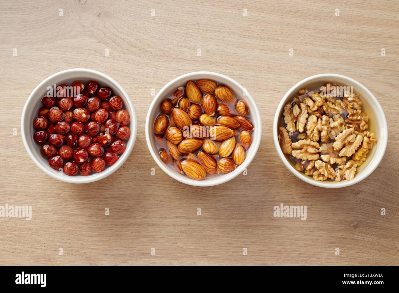 Amandes activées Banque de photographies et d’images à haute résolution ...