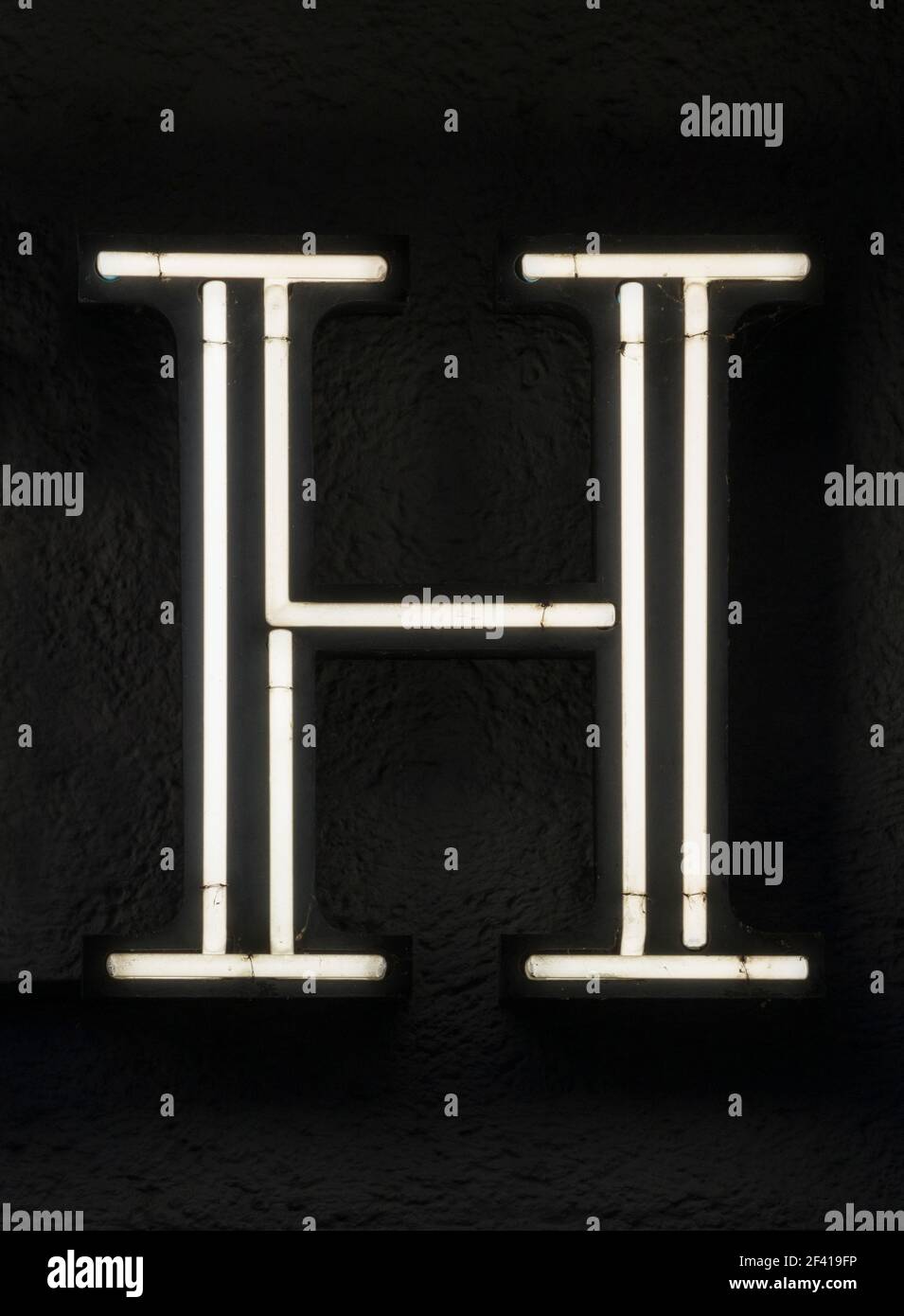 Letter h neon Banque d'image et photos - Alamy