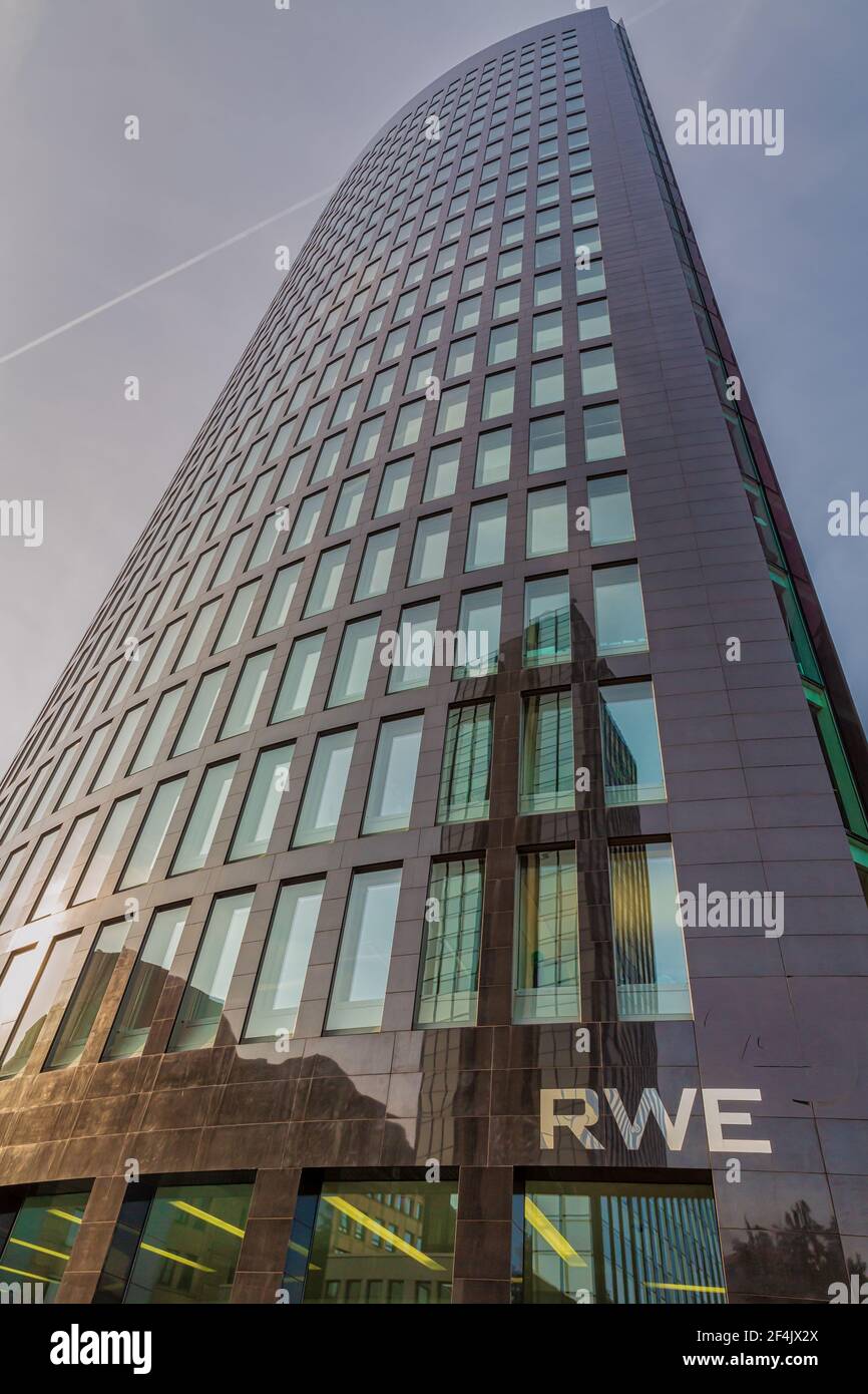 Rwe tower dortmund Banque de photographies et d’images à haute résolution - Alamy