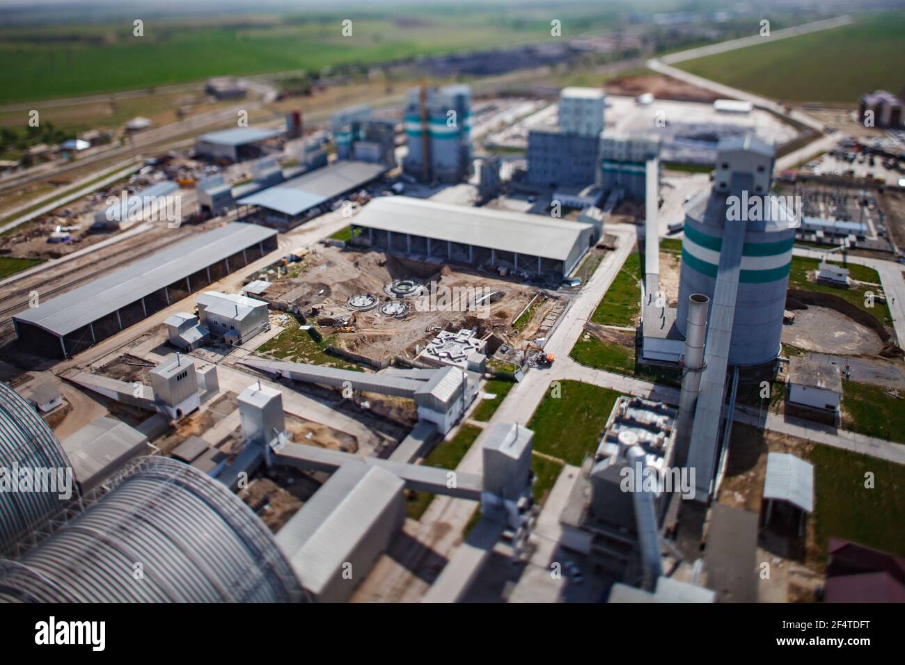 Usine de ciment standard. Développement de nouveaux bâtiments ...