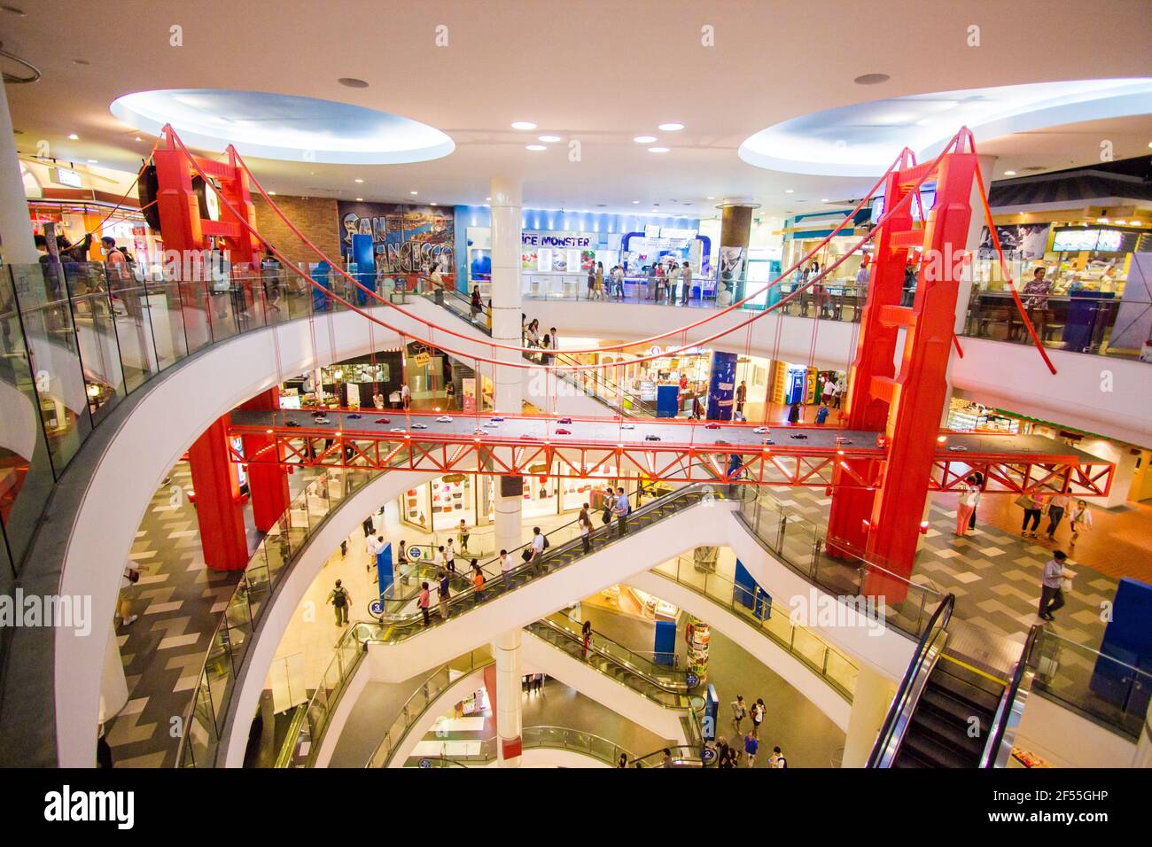 Terminal 21 shopping mall Banque de photographies et d’images à haute ...