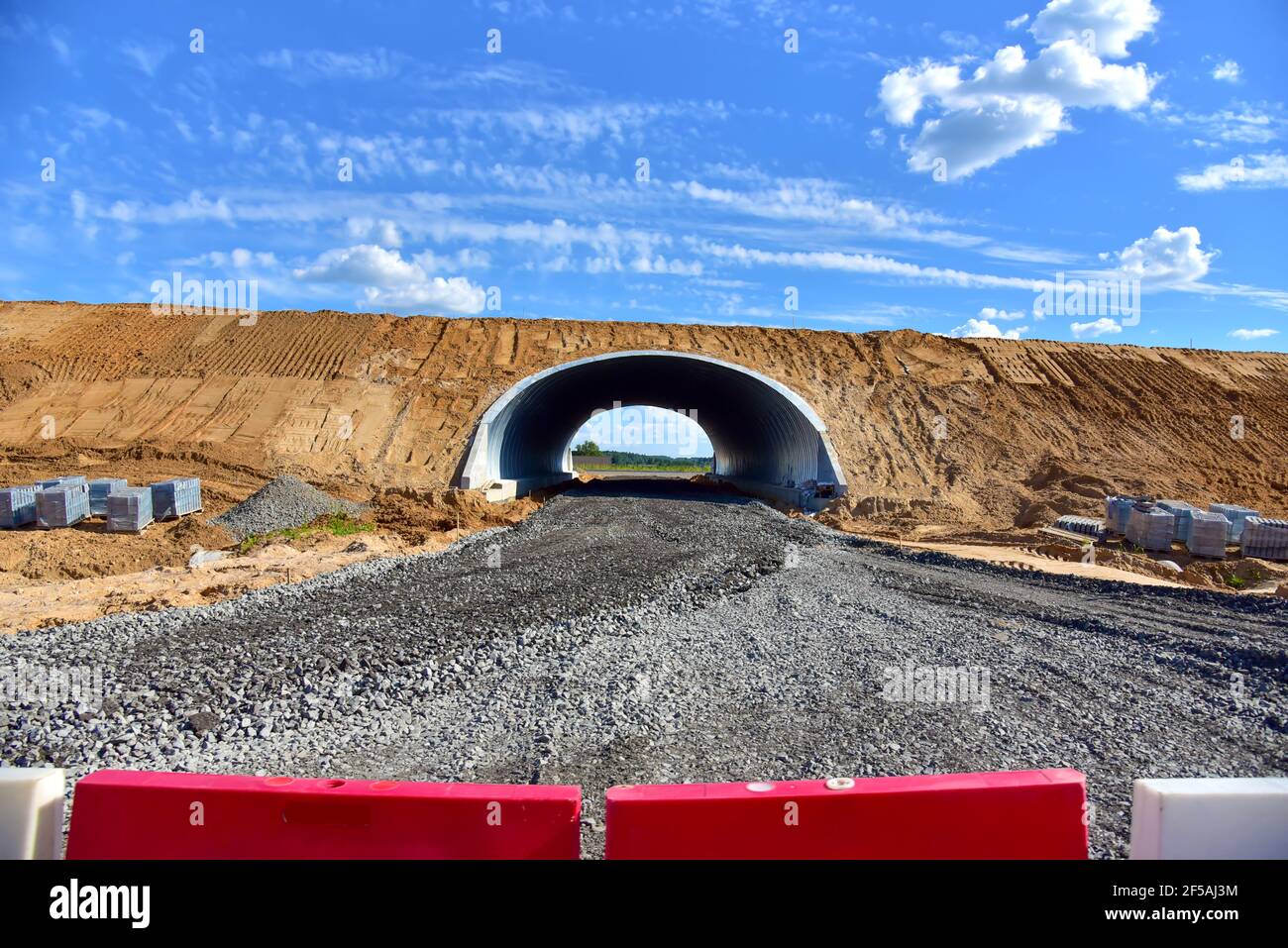 Pont et tunnel d'autoroute de chantier Banque de photographies et d ...
