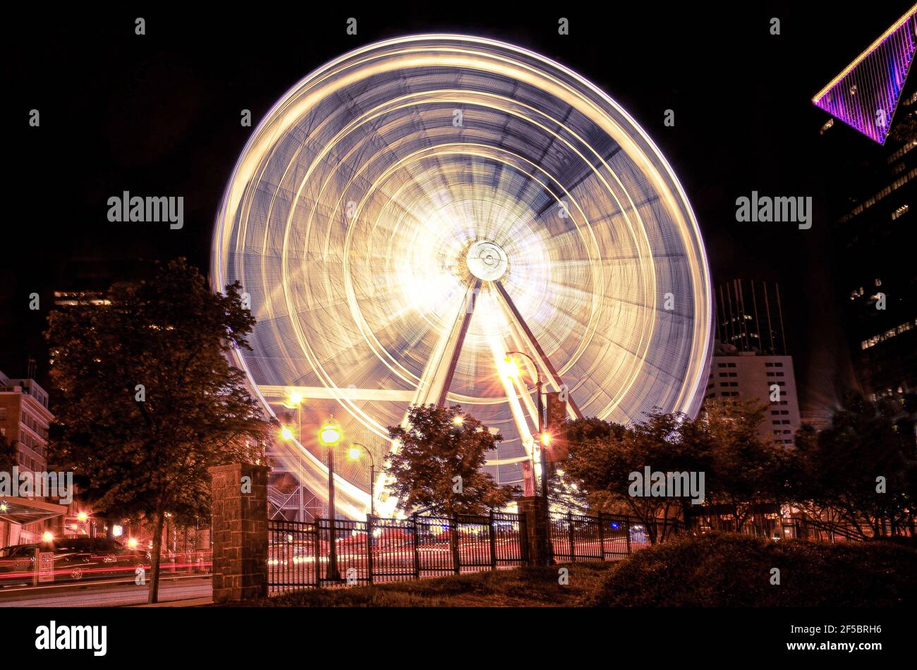 Grande roue du centre ville d'atlanta Banque de photographies et d ...