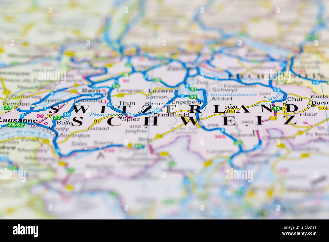La Suisse et les zones environnantes sont indiquées sur une carte ...