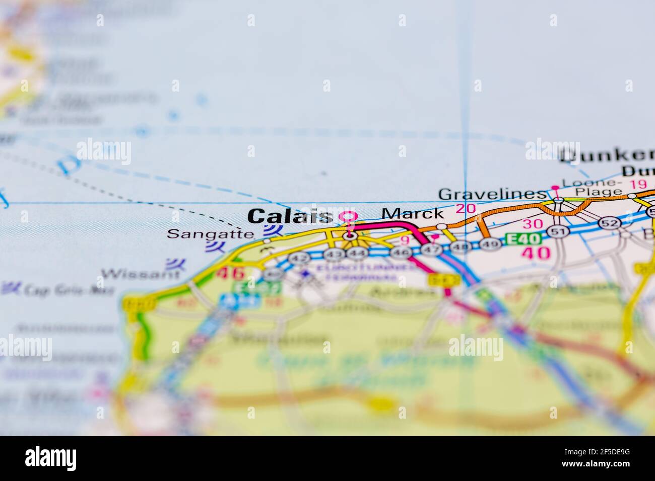 Calais et ses environs représentés sur une carte de la géographie ou ...