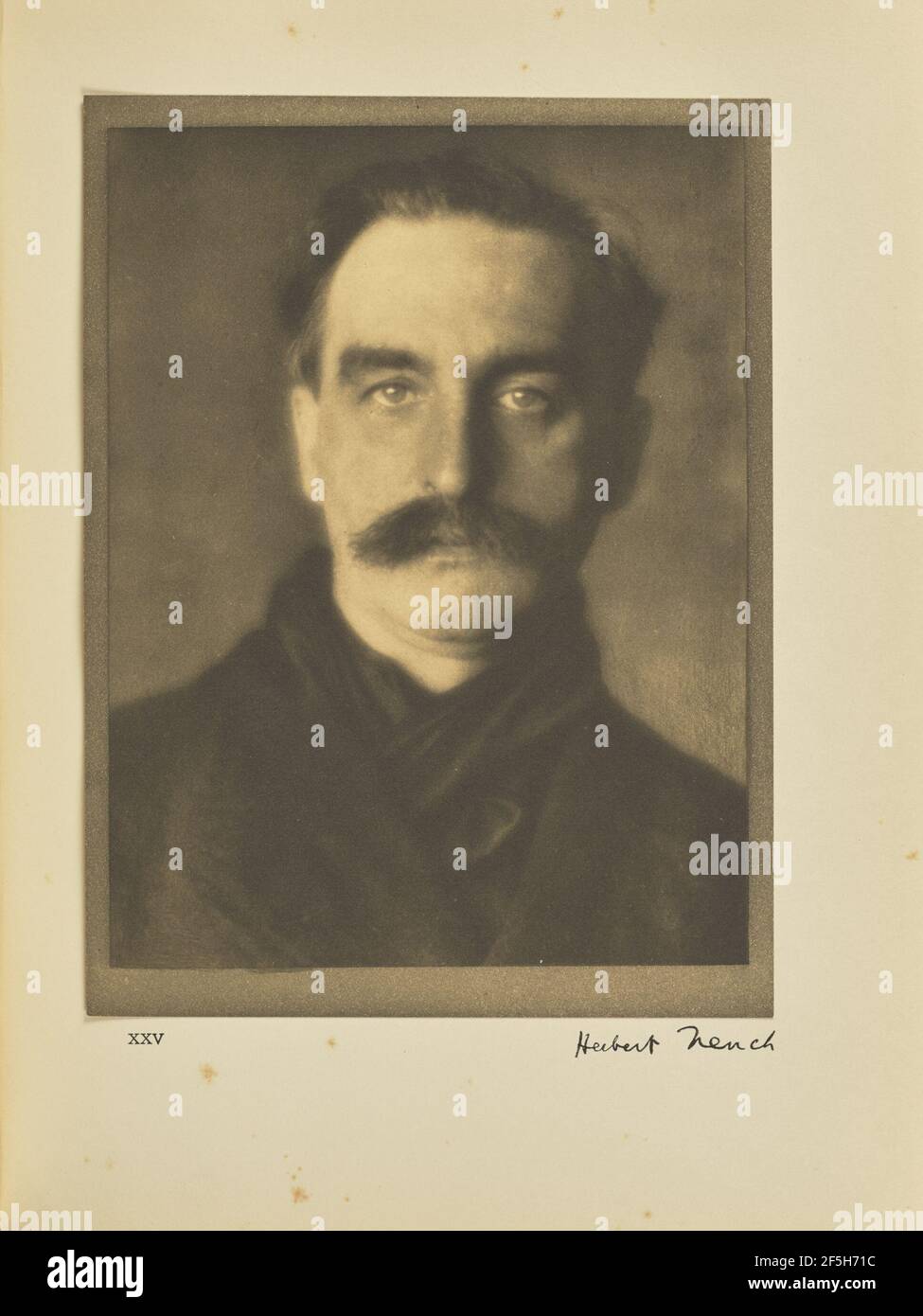 Herbert trench Banque de photographies et d’images à haute résolution - Alamy