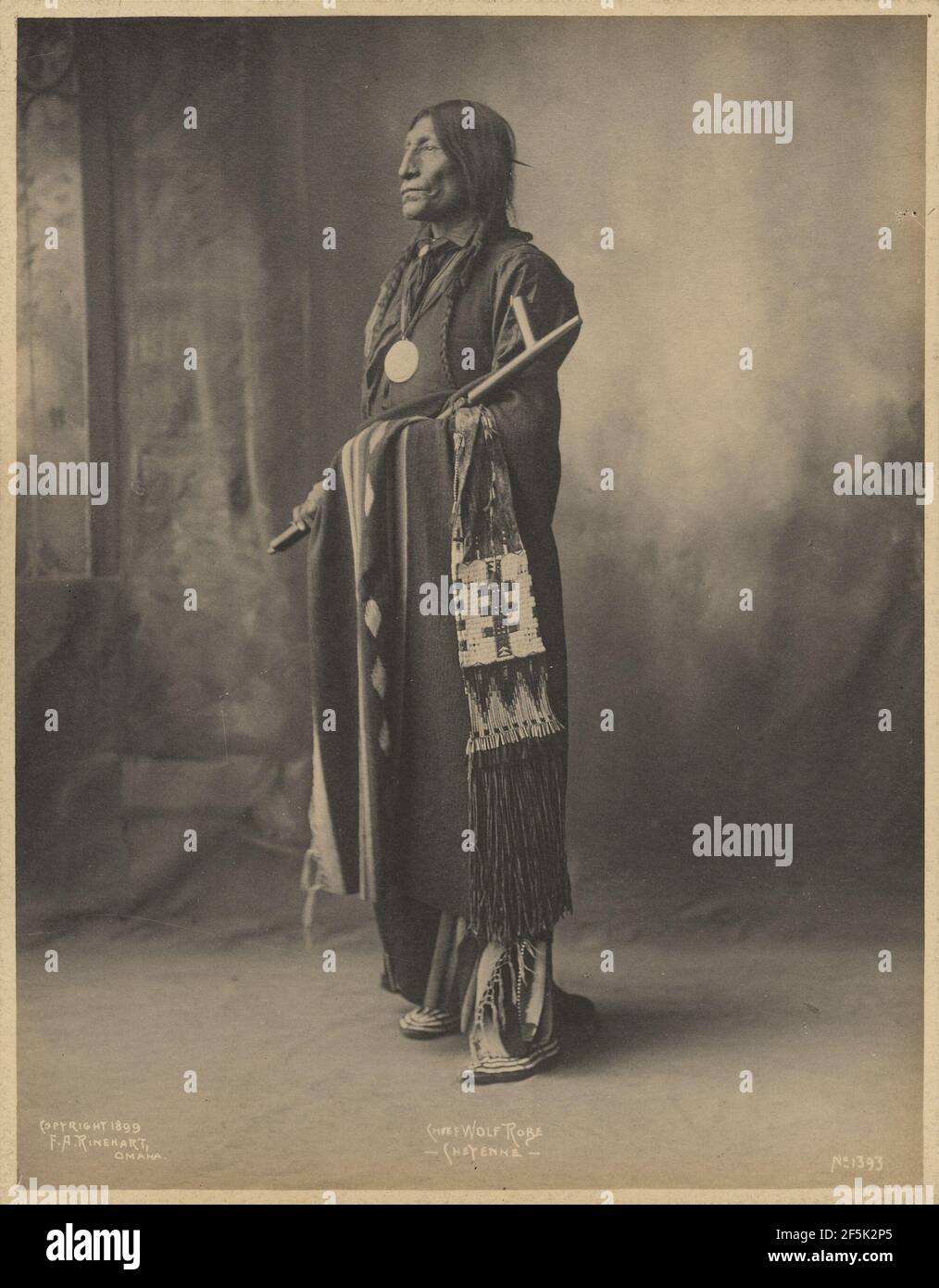 Chief wolf robe Banque de photographies et d’images à haute résolution ...