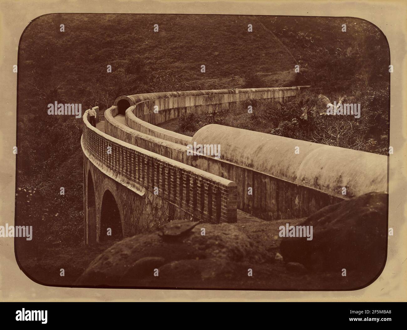 Ponte curva Banque de photographies et d’images à haute résolution - Alamy
