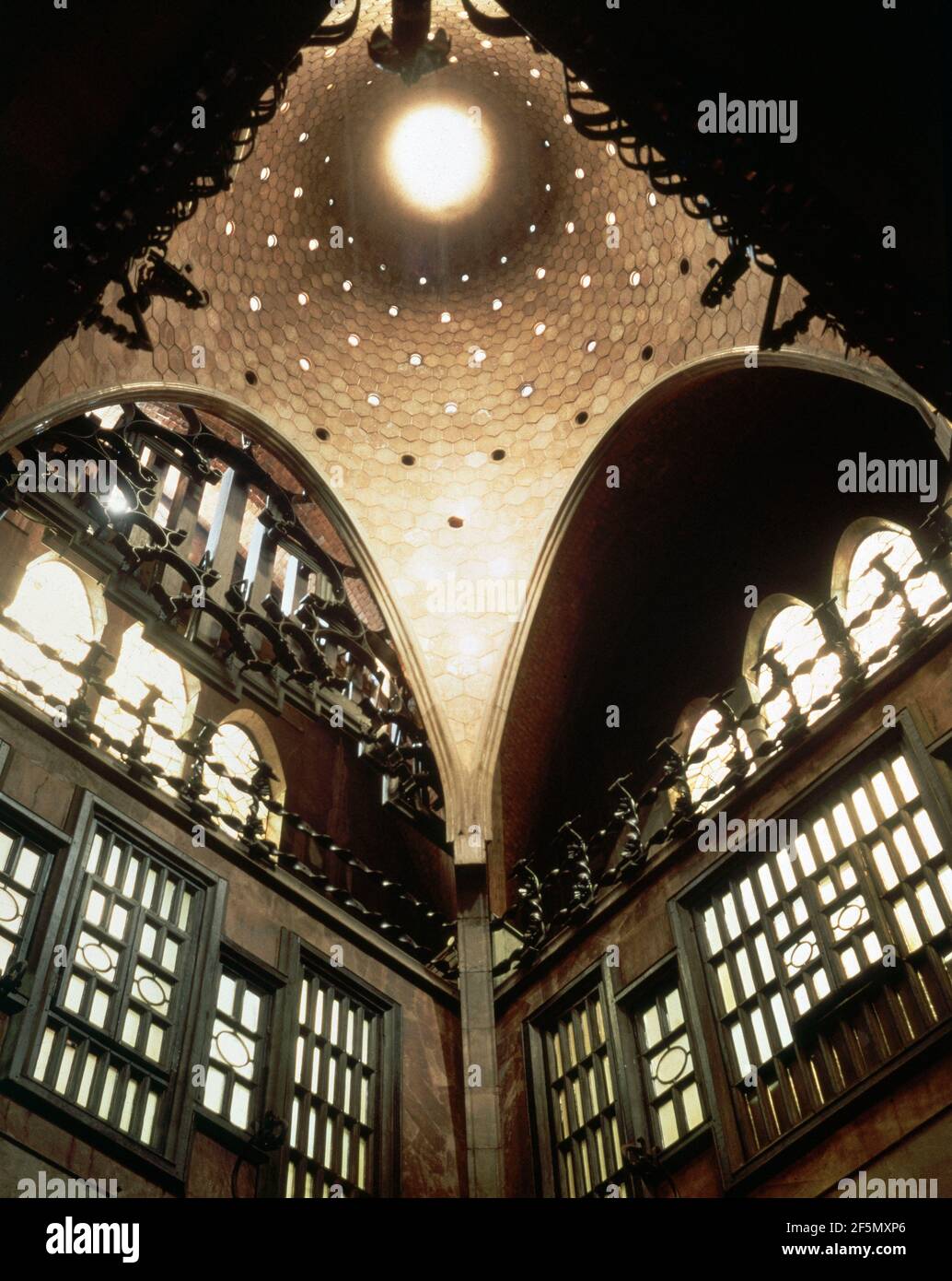 Palacio Guell Banque d'image et photos - Alamy