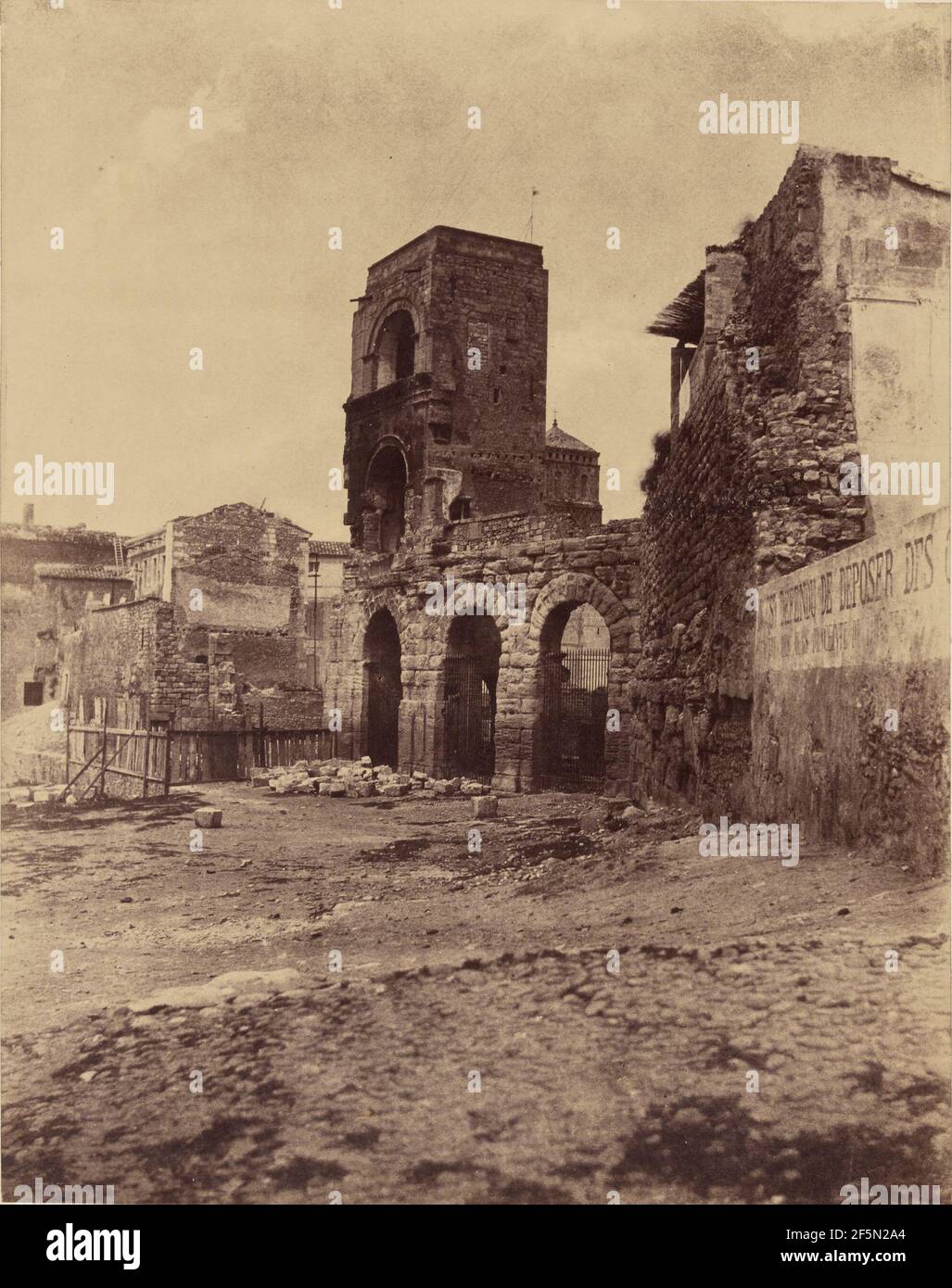 Cour carre Banque de photographies et d’images à haute résolution - Alamy