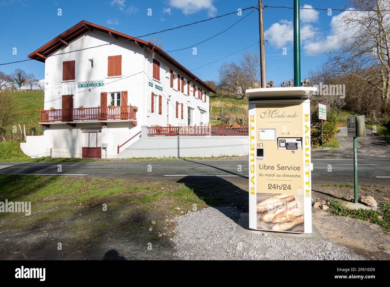 Automatic self service vending machine Banque de photographies et d ...