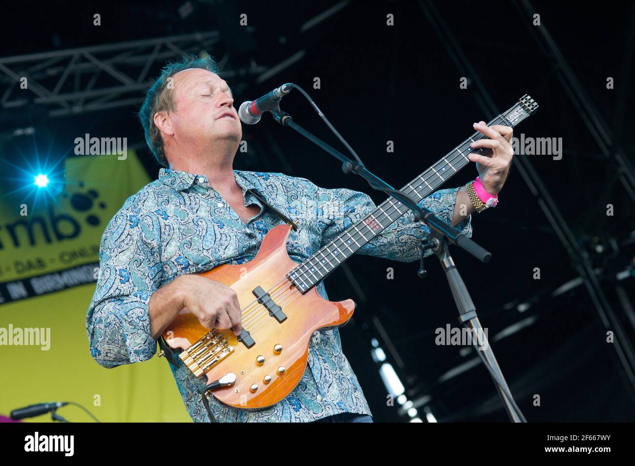 Lead singer Banque de photographies et d’images à haute résolution - Alamy