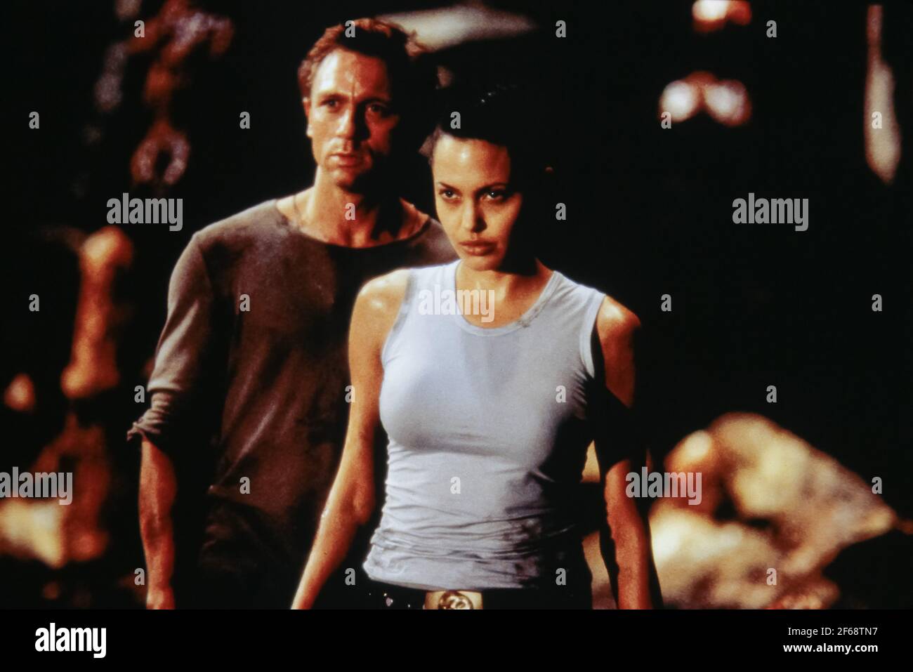 Tomb raider daniel craig 2001 Banque de photographies et d’images à ...