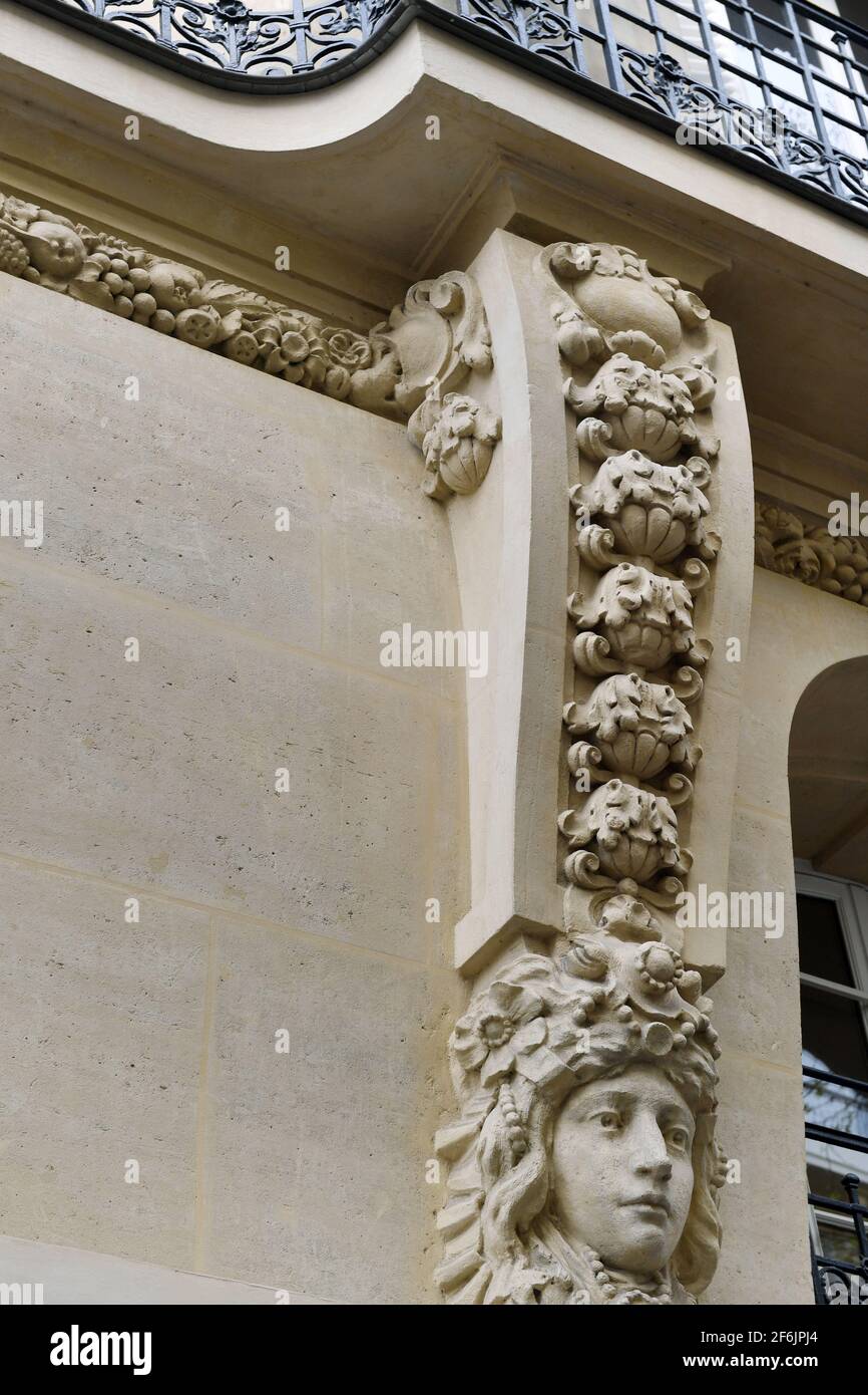 Haussmann building Banque de photographies et d’images à haute ...