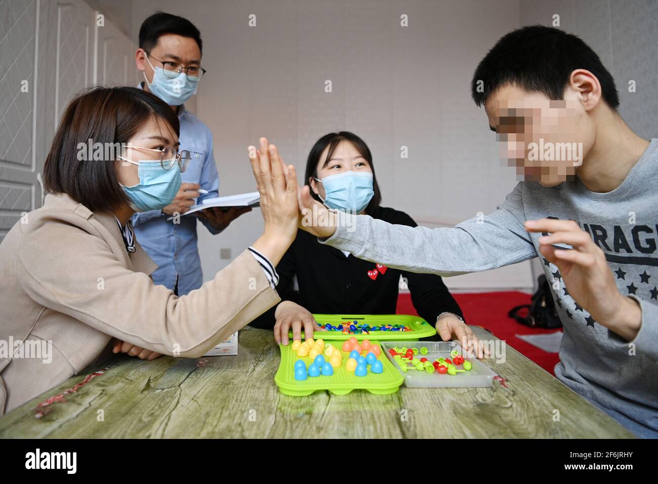 Exprimer des émotions Banque de photographies et d’images à haute ...