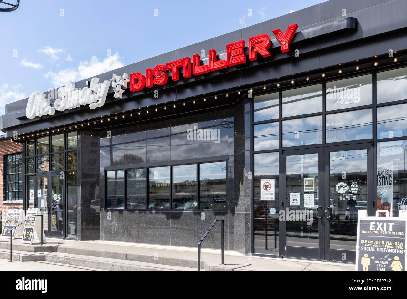La distillerie Ole Smoky est située dans le centre-ville de Nashville ...