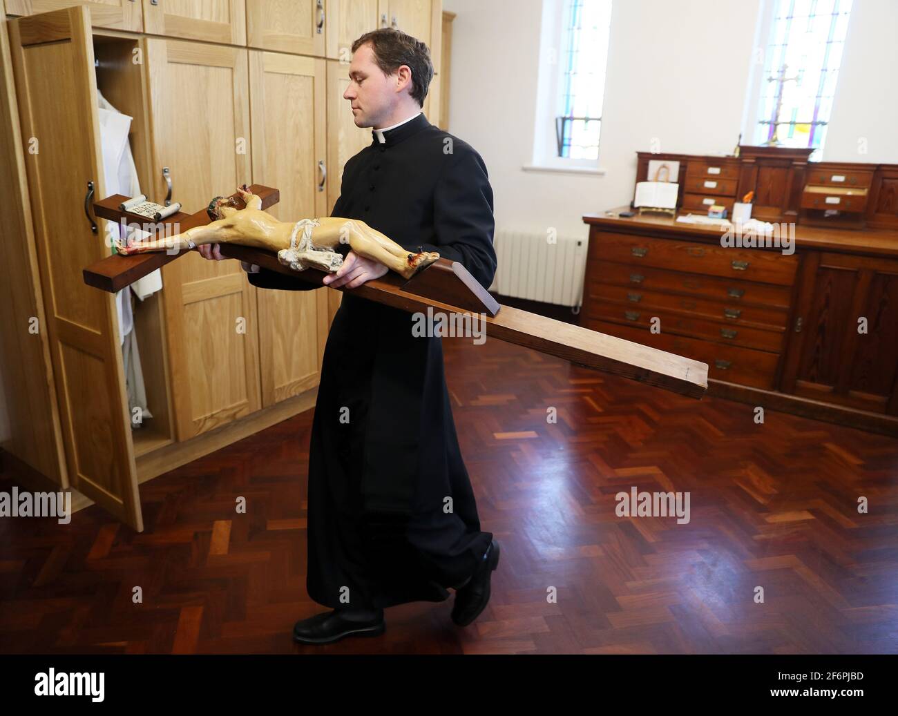 FR Declan Kelly, curate de l'Église SS. Peter & Paul à Dunboyne, Co ...