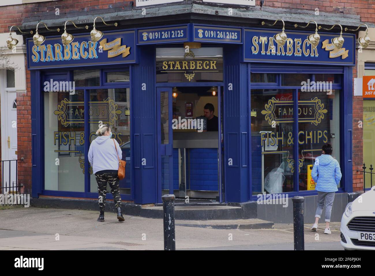 Newcastle upon Tyne, Royaume-Uni, 2 avril 2021. Files d'attente de ...