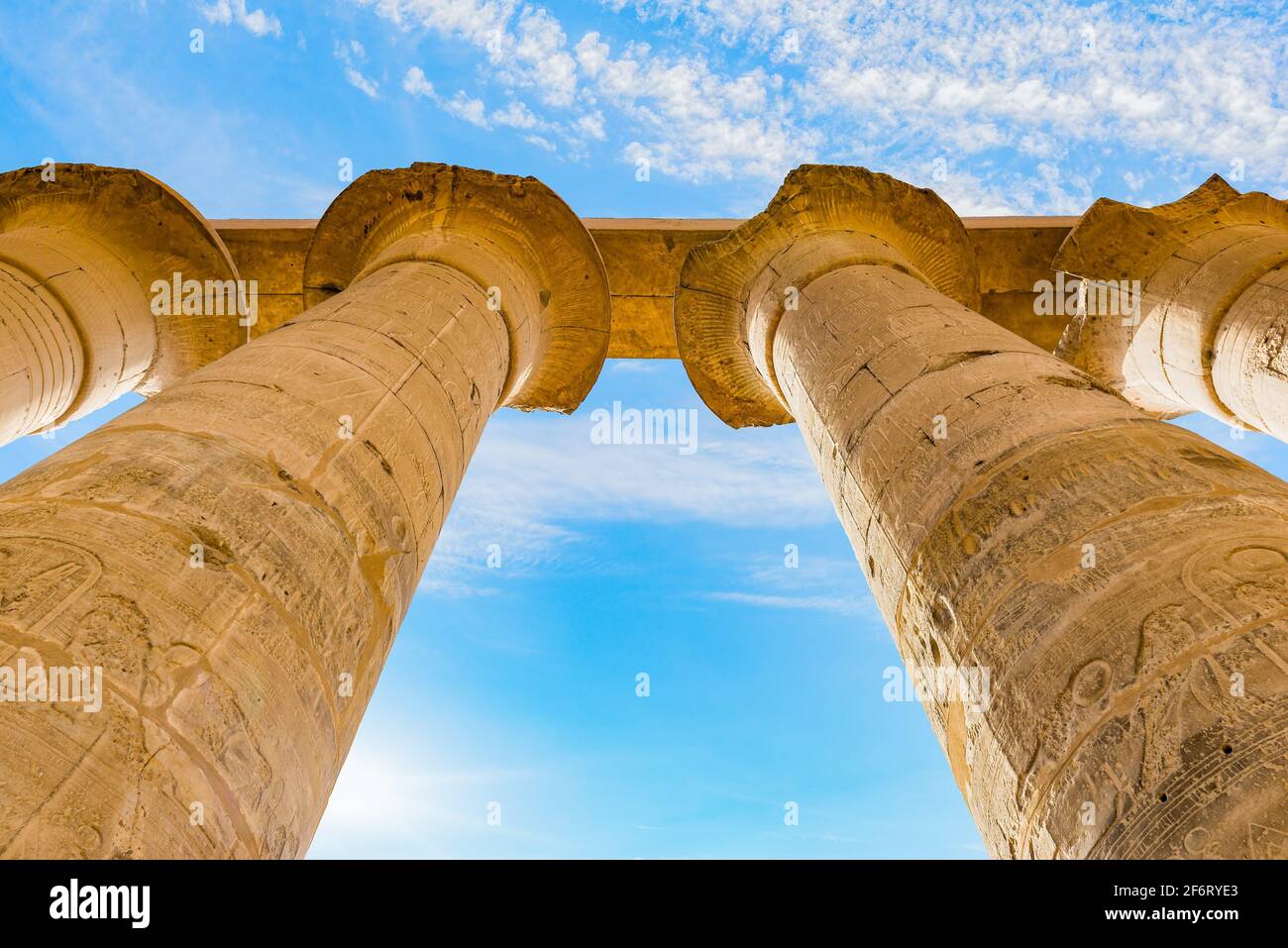 Colonnes Karnak Temple Banque d'image et photos - Alamy