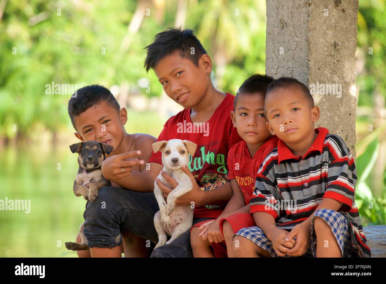 Philippines boys Banque de photographies et d’images à haute résolution ...
