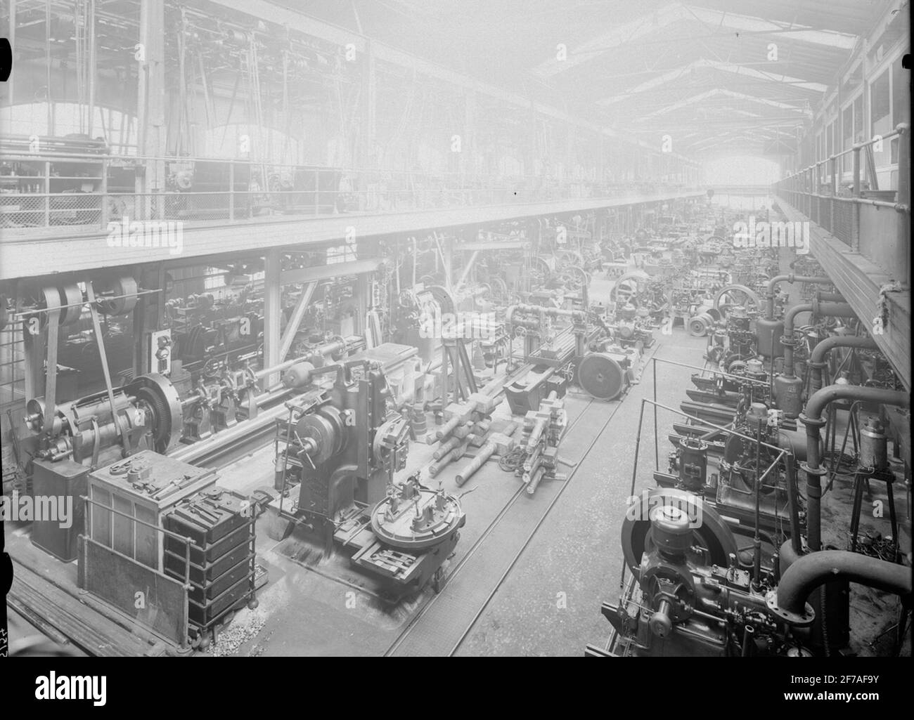 Hall des machines Banque d'images noir et blanc - Alamy