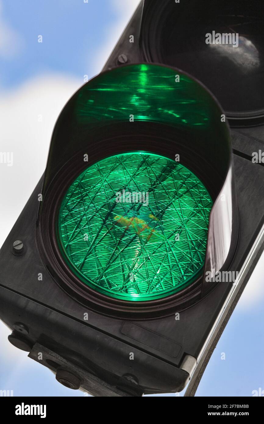 Feux de circulation avec feu vert Banque de photographies et d’images à ...