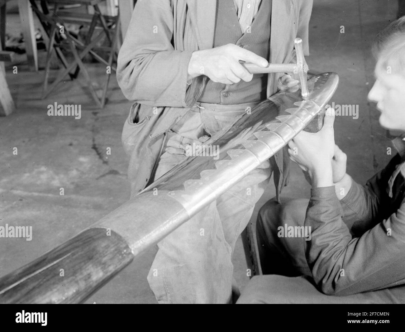 Fabrication d'hélices en bois pour motifs d'aéronefs: Fabrication d ...