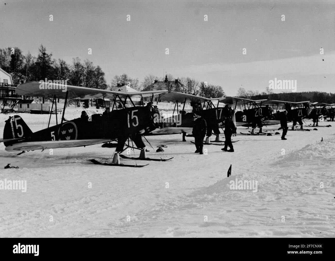 SK 12 avec supports de skis en ligne, hiver 1942 . L'avion sk 12 équipé ...