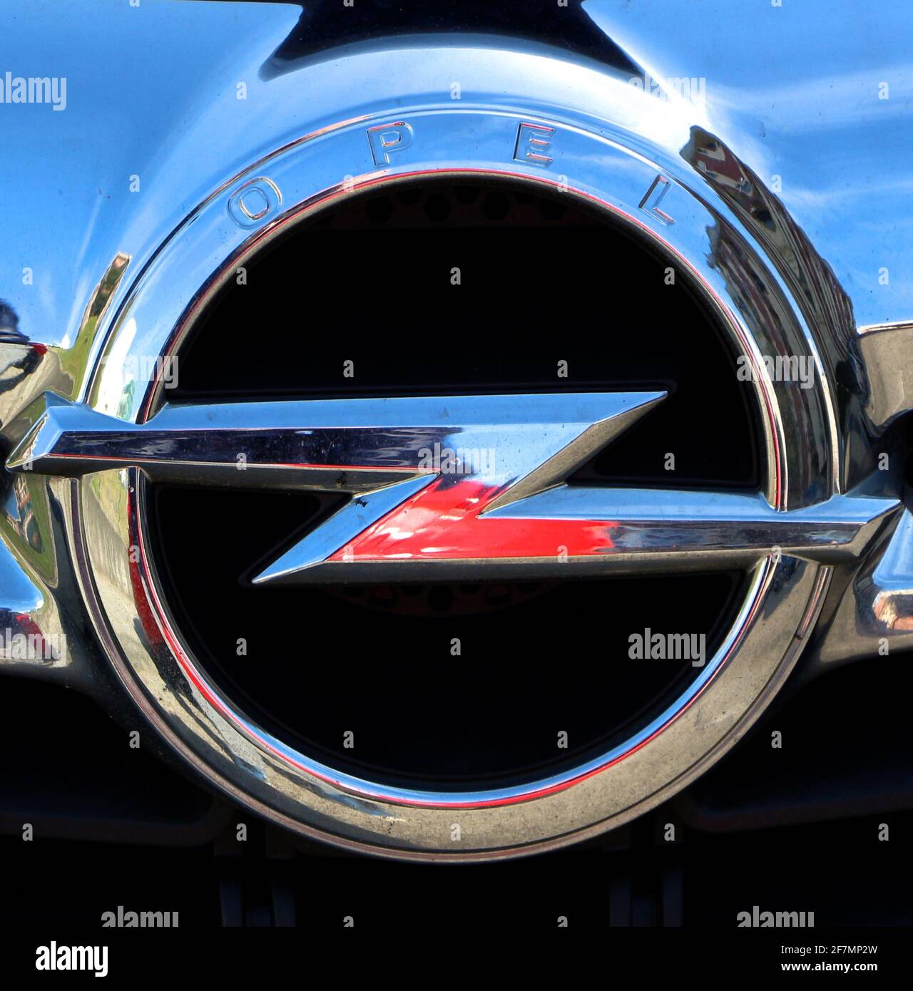 Badge Opel Banque d'image et photos - Alamy