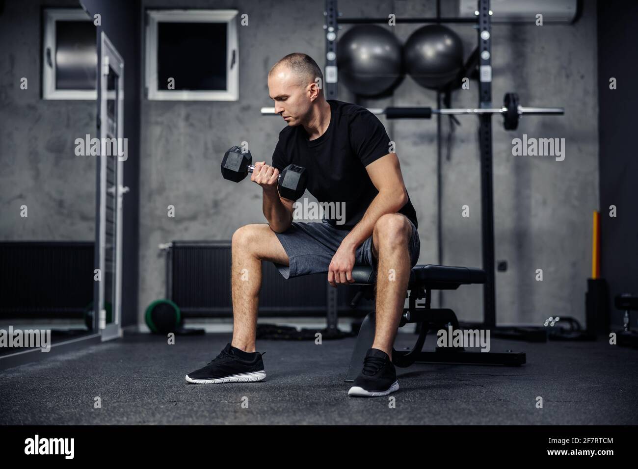 Triceps de pompage Banque de photographies et d’images à haute ...