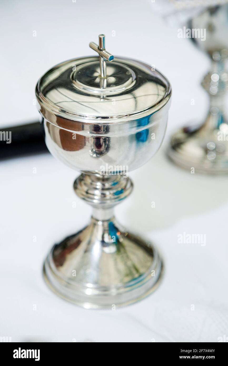Calice de communion antique Banque de photographies et d’images à haute ...