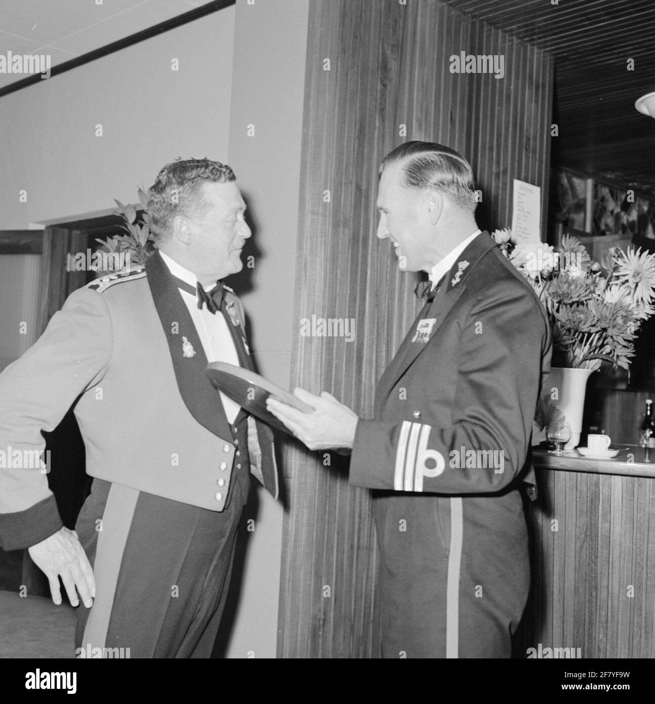 Le commandant général des Royal Marines britanniques, le général Sir ...