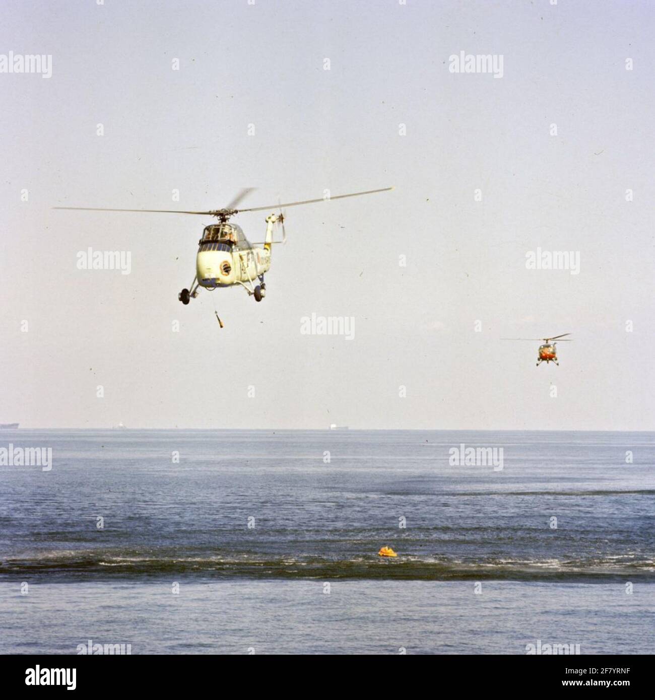 L'hélicoptère de contrôle sous-marin Sikorsky HSS-1N (SH-34J, UH-34J ...