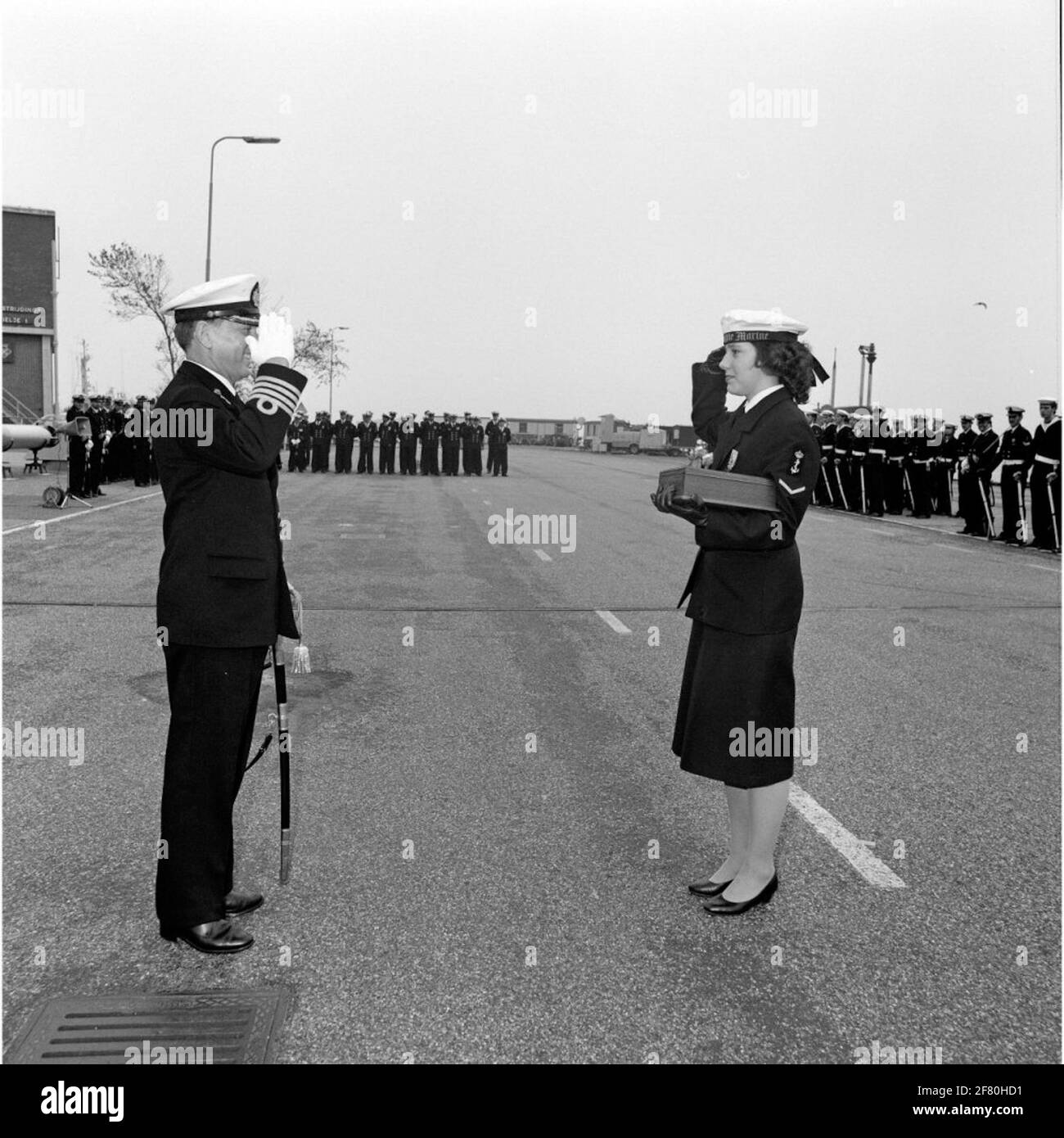 Transfert de commande au service sous-marin (OZD). Capitaine en mer B.G ...