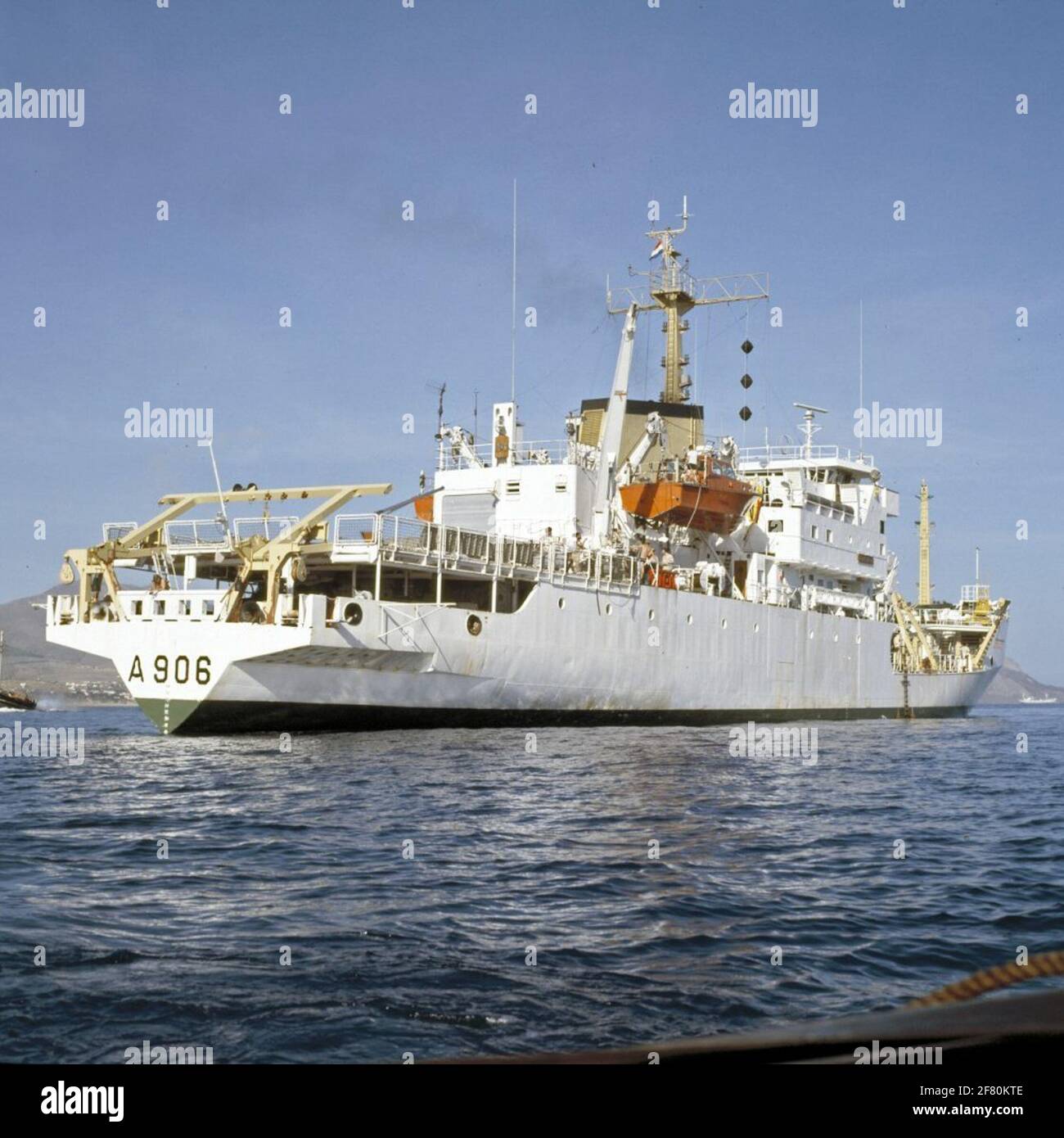 Oceanographic research vessel Banque de photographies et d’images à ...